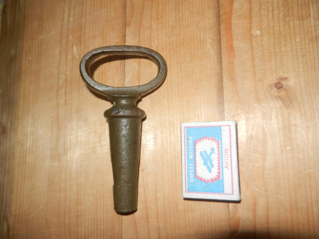 Верток кран ключ бочковой старинный в приятной патине — покупайте на ...