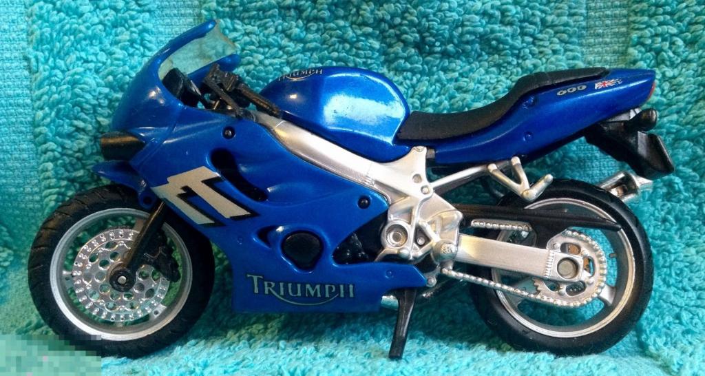 Масштабная модель мотоцикл TRIUMPH TT600. Редкий! Maisto — покупайте на ...