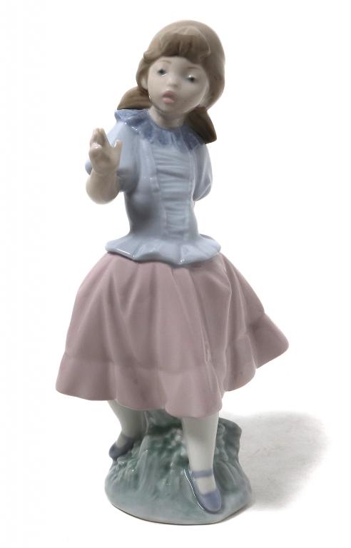 Фарфоровая фигура Удивленная девочка Nao By Lladro — покупайте на по выгодной цене