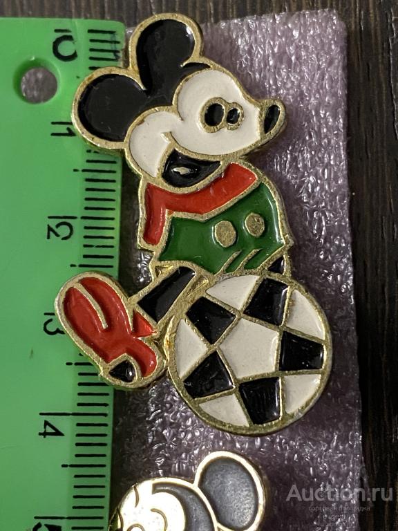 Знак ФИГУРНЫЙ Значок детский МИККИ МАУС ФУТБОЛИСТ. МАЧ. МУЛЬТФИЛЬМ ...