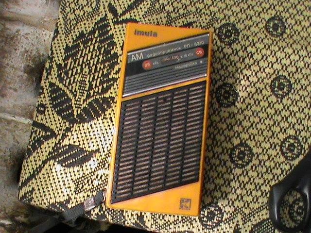 радиоприёмник АМ РП-8310. IMULA. Кандавский радиозавод. включил. хрипит ...