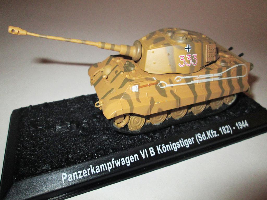 модель танк Panzerkampfwagen 6 In the Royal Tiger Sd.Kfz. 182 / 6 В ...