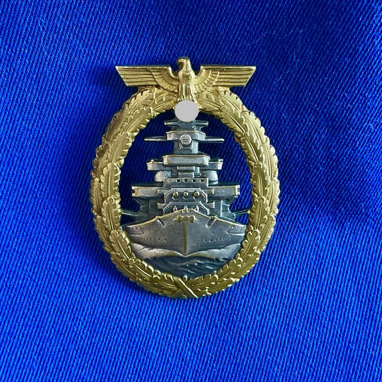 ЗНАК ЧЛЕНА КОМАНДЫ ЛИНКОРА ИЛИ КРЕЙСЕРА КРИГСМАРИНЕ.ПроизводительFEG ...